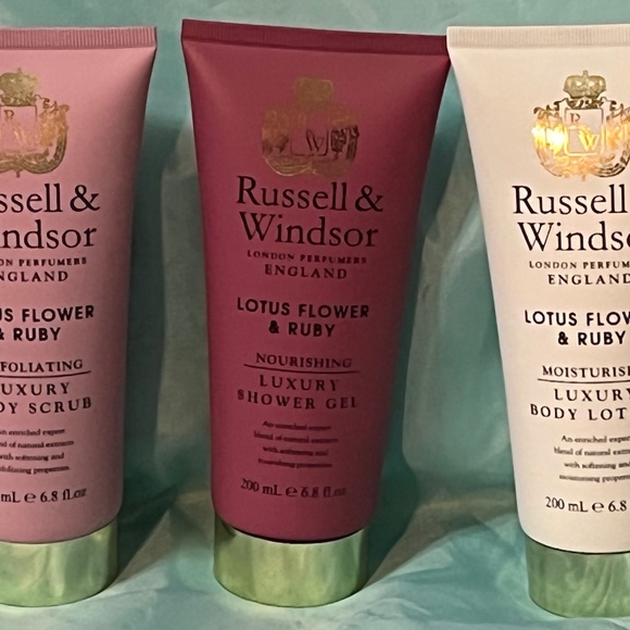 Russell & Windsor | Bath & Body | 5 Set Russell Windsor Lotus Flower ...